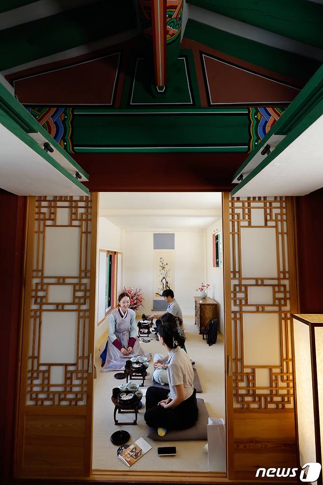 경복궁 생과방에서 즐기는 궁중병과·약차