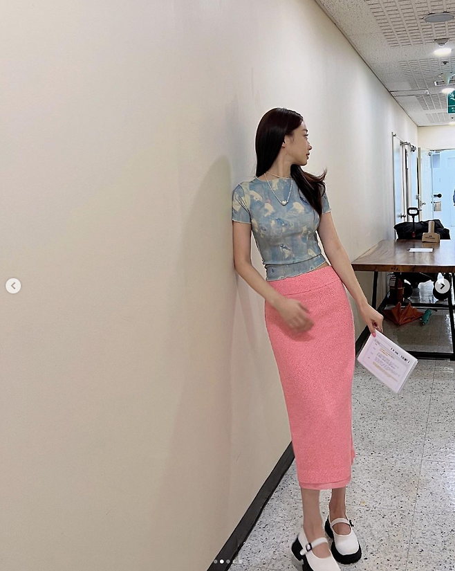 한 번 따라하고 싶게 만드는 코디 장인 경리 파이베트