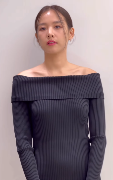 42세 조윤희확 변한 근황40대 놀라운 각선미 뽐낸 슬림핏니트드레스룩 어썸클