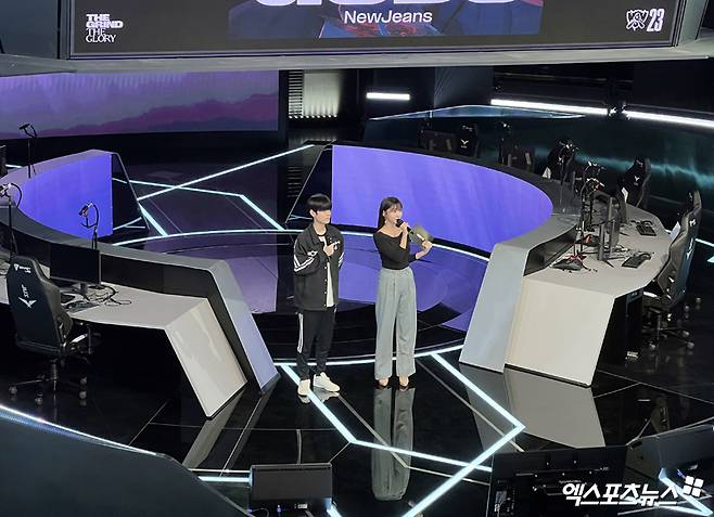 중꺾마 주인공 데프트 등장에 2023 롤드컵 주제곡 발표현장 들썩 엑s 현장