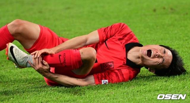 비매너 넘어선 우즈벡 폭력축구 팔꿈치로 이강인 가격수차례 백태클 결국 엄원상 쓰러졌다