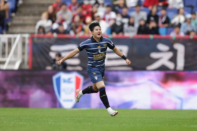 [오피셜] 수원 구한 소년가장 김주찬, K리그1 33R MVP 선정!...베스트 팀은 전북