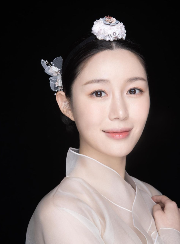 현재 한복입은 모습 너무 곱고 예뻐 난리난 여배우한복입고 태어난듯단아한 자태 어썸클
