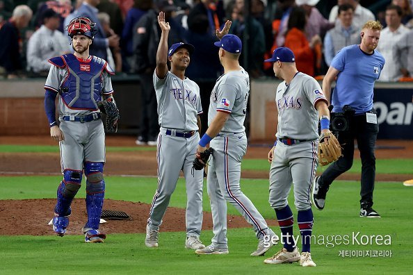 텍사스, ‘PS 7연승’ 신바람… 휴스턴 상대로 ALCS 연이틀 승리