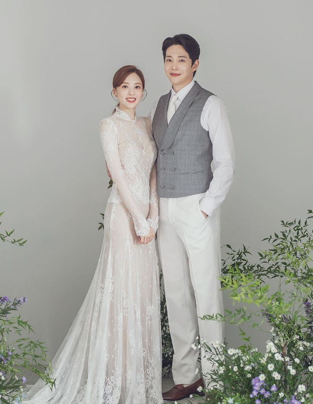 오랜기간 공개열애하더니 드디어 결혼♥발표한 장수 커플웨딩화보 공개 어썸클