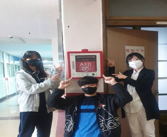 울산 일산중학교 학생들 하굣길 심폐소생술로 쓰러진 시민 구해