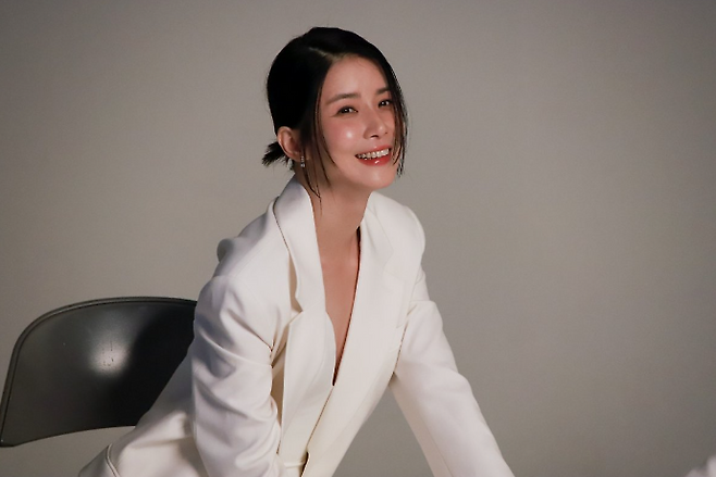 둘이 부부였어결혼10주년 커플화보 공개한 배우커플드레스룩꿀이 뚝뚝 어썸클