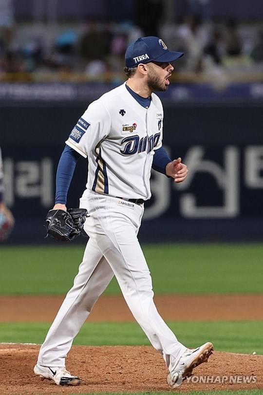 이번엔 버텼다… 'QS' NC 태너, 6이닝 2실점 호투[PO3]