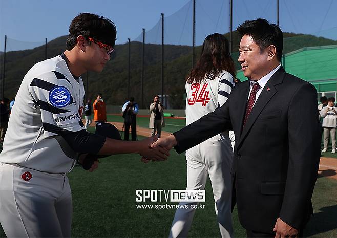 금메달로 극적 롯데 잔류우승청부사도 인정한 에이스 초조함이 없을 것 기대