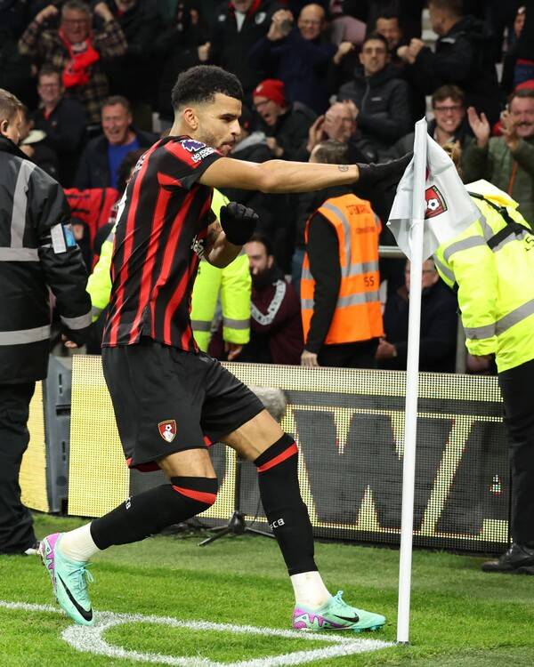 [EPL zip] '솔란케 멀티골' 본머스, '옛 감독' 하우호 뉴캐슬 2-0으로 격파