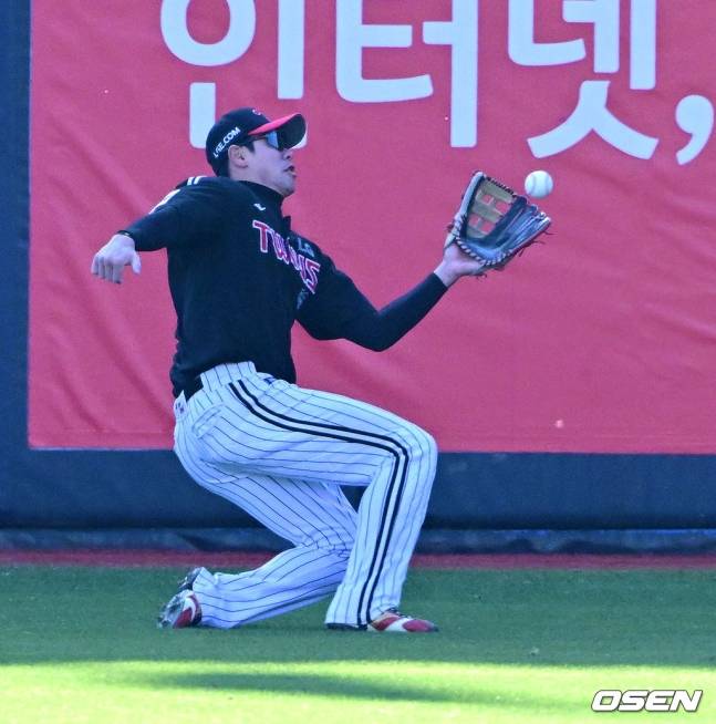 오피셜 Kbo 최초 수비상 선정 외야수 박해민 홍창기 에레디아 투수는 페디였다