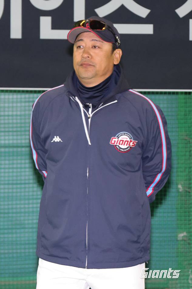 김태형 모셔온 롯데 코칭스태프 대폭 물갈이마침내 24인 최종 확정