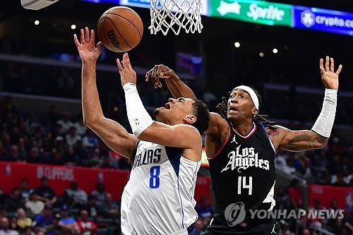 오늘의nba 앤서니 데이비스 시즌 최다 32득점 올리며 레이커스 클리블랜드 제압 르브론 22득점 활약