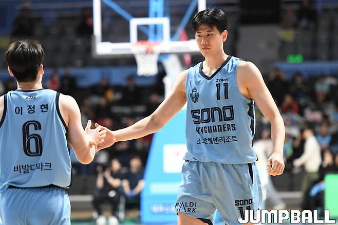 드러나는 오누아쿠 효과에 웃는 소노 그리고 김민욱