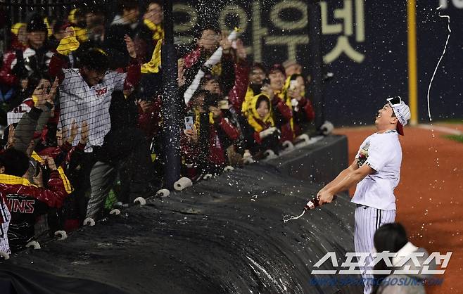 158km 국대 마무리 진짜 ML 가나... LG 고우석 포스팅 신청 30일간 협상 시작. 올해 내로 결판 난다[공식발표]