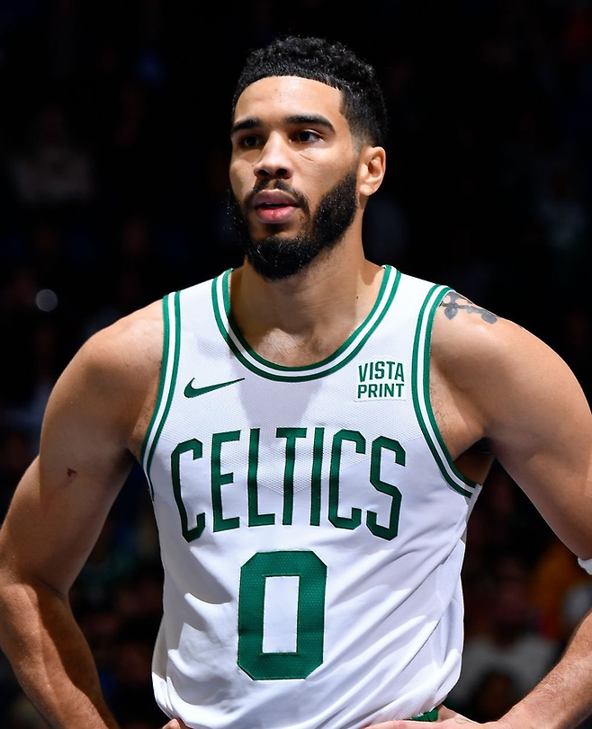 ‘테이텀x브라운 51p 합작 보스턴 시카고에 27점차 완승동부 1위 수성 Nba