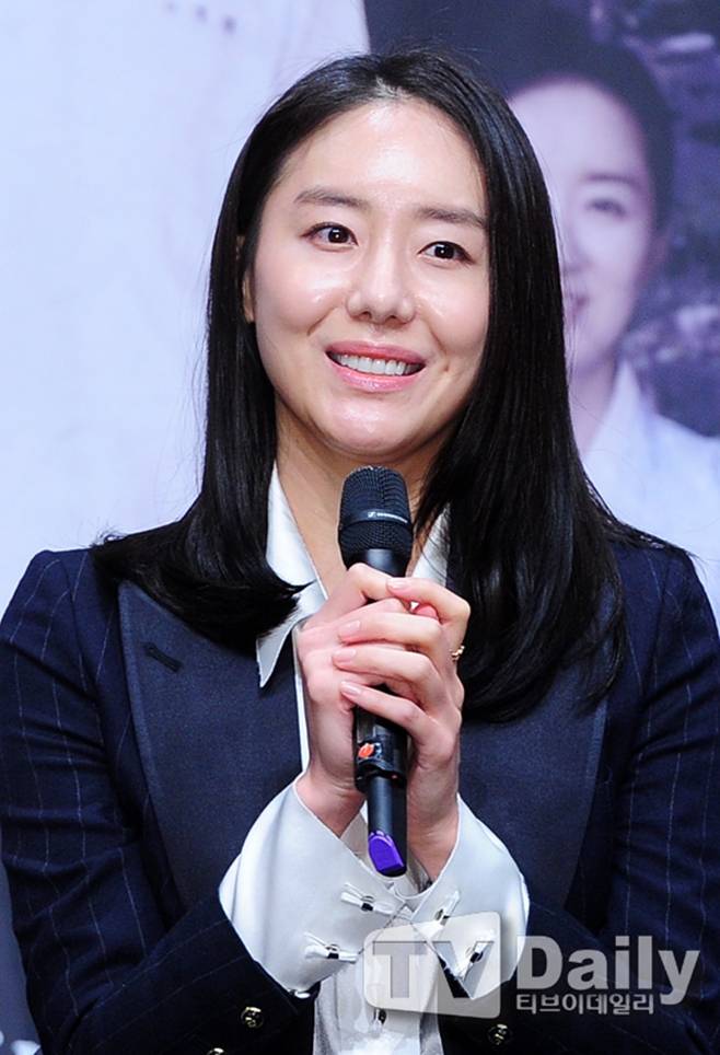 배우 윤정희 남편제작사 고가인수 의혹 카카오 임원