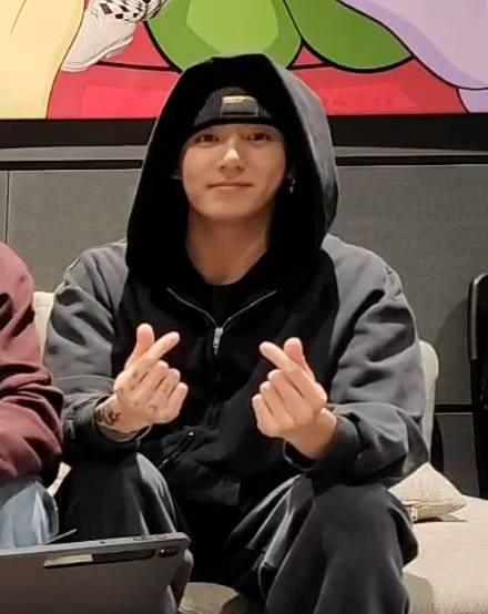밀었습니다 방탄소년단 정국 입대 전 까까머리 공개