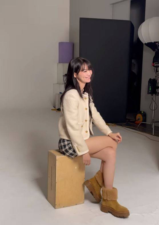 러블리의 의인화 신민아 앞머리 스타일링 헤어핏