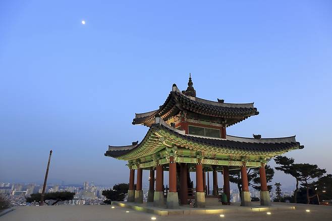 수원의 겨울이 이렇게 아름다울줄이야 경기도 수원에서 즐기는 설경명소 5곳 여행탐구