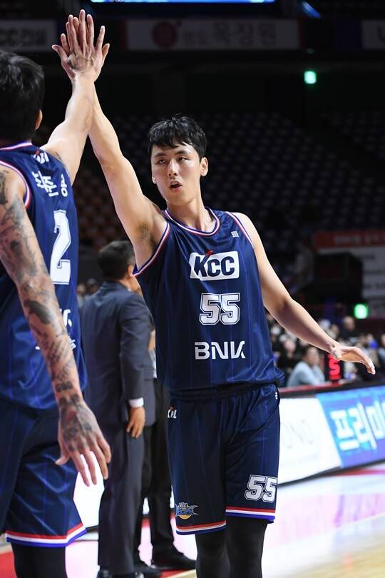 [BK 리뷰] ‘최준용-송교창 나란히 폭발’ KCC, DB에 역전승 … 12월 전적 4승 1패