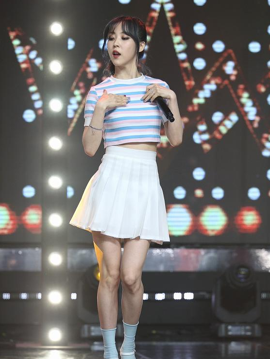 너무 예뻐 승무원 준비하다 길거리캐스팅으로 데뷔한 연예인 어썸클