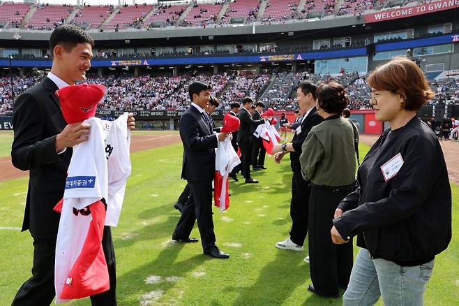 Kia 입단 경기고 이상준 용마고 차승준 제7회 이만수 포수상 홈런상 수상