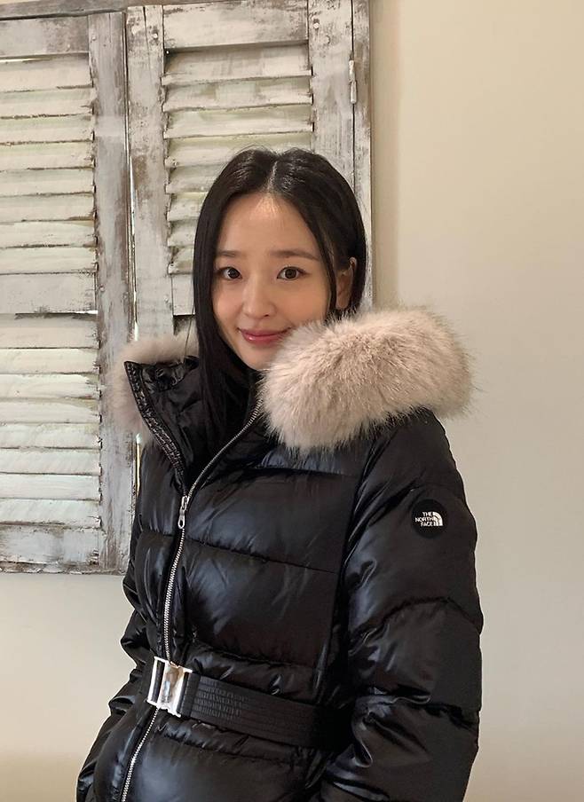 예비엄마 손연재 감쪽 같은 D라인 열일 꽃미모의 퍼 패딩 임신부룩 패션엔