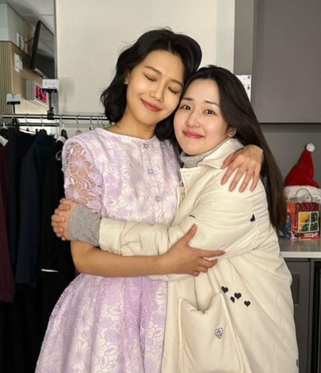 소녀시대 수영만큼 예쁜 친언니미모 놀랍다청순한 핑크빛 드레스룩 어썸클