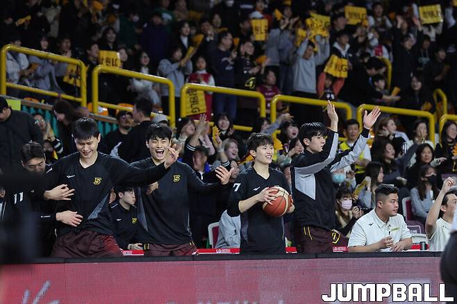 뒷북stat Lg 팀 통산 2번째 연속 20점kbl 최다는 연속 24점