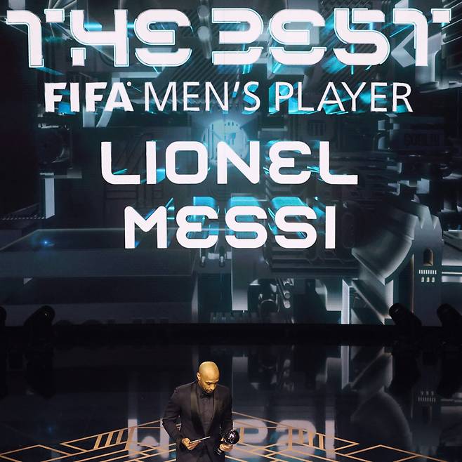 리오넬 메시 통산 8번째 Fifa 올해의 선수상 수상 오피셜