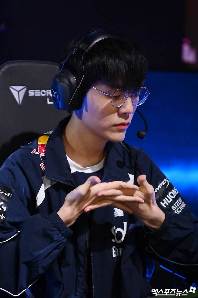 테디 박진성 손 풀어볼까 포토
