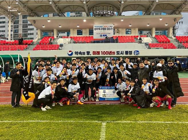 명가 부활 용인대 이장관 전 감독 그림자 드디어 지웠다 속도 축구로 새 트렌드 예고