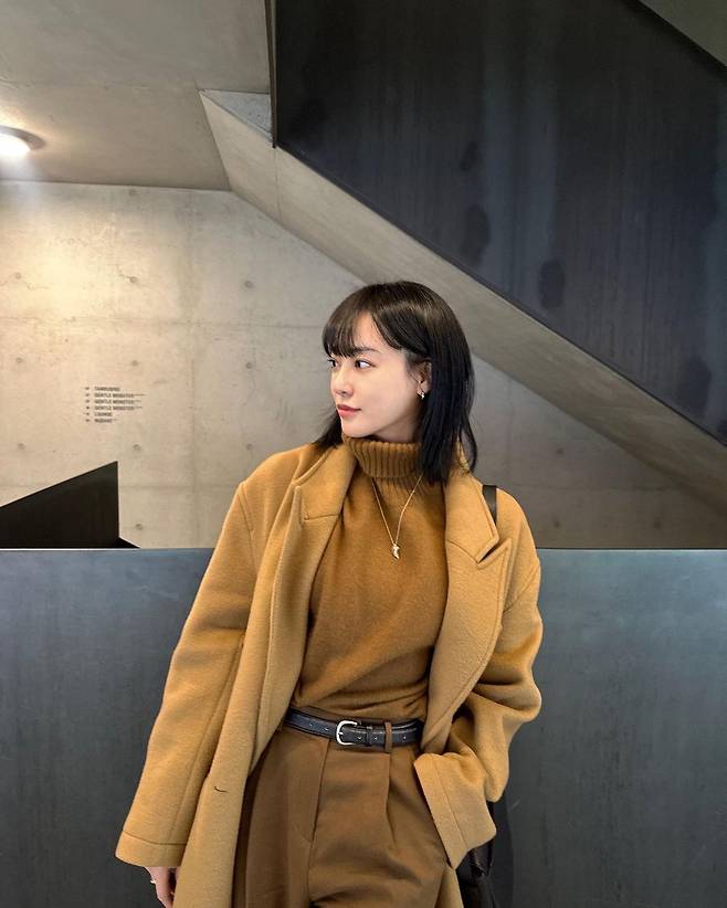 이주연 가죽자켓 입고 시크하게 황야 시사회 등장 라이프업