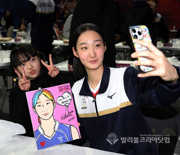 현장pick V리그 올스타전 새내기 별들의 팝아트 드로잉