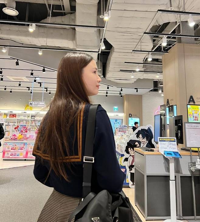 진아름 쇼핑도 멋들어지게 고급스러운 니트 오버핏 쇼트 팬츠 패션 스타와 패션