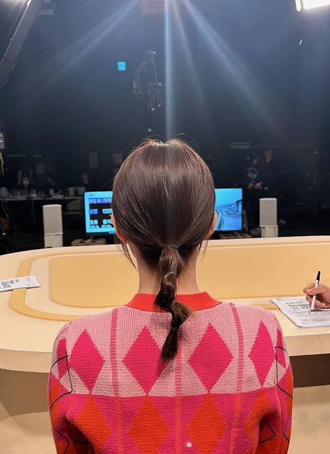 김소영 아나 단아미의 절정 시선올킬 찰떡같이 소화한 핫레드 원피스룩 패션엔