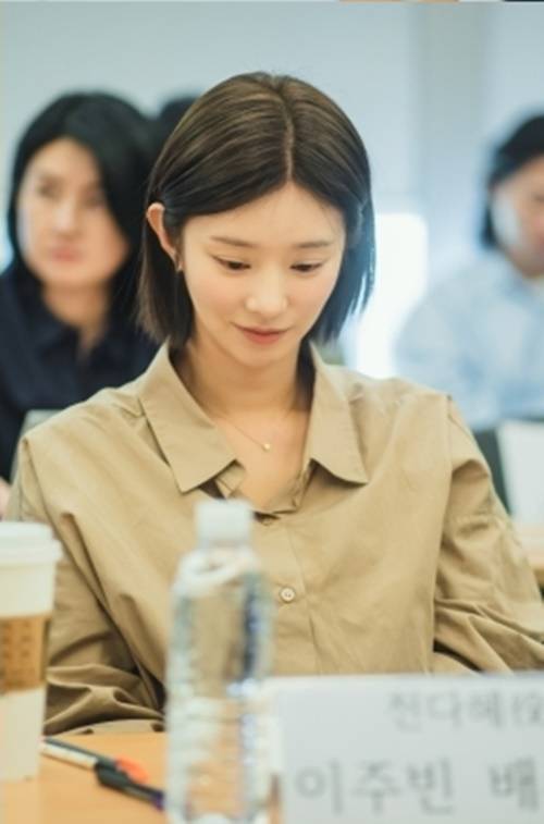 Sns 발칵 뒤집었던 증명사진으로 이름 날렸던 여배우 근황 스타와 라이프