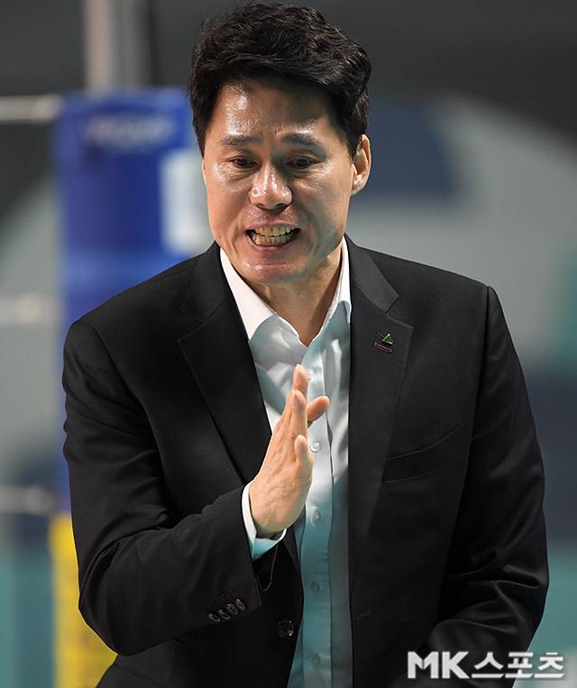흥국생명 쉽지 않겠더라” 레전드의 딸 합류 후 분위기도 Up미리 보는 챔프전→일찌감치 매진 현대건설 웃을 수 있을까
