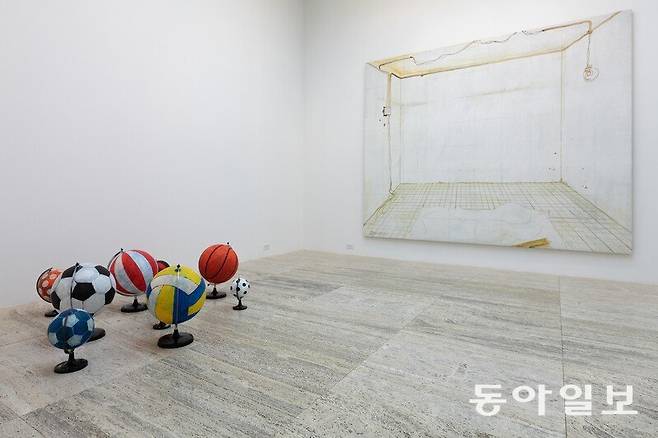 텅 빈 양동이 속 외로움 꿈과 희망 영감 한 스푼