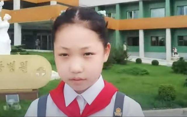 킹크랩 먹고 해리포터 읽고 北 유튜버는 왜 다 여성일까