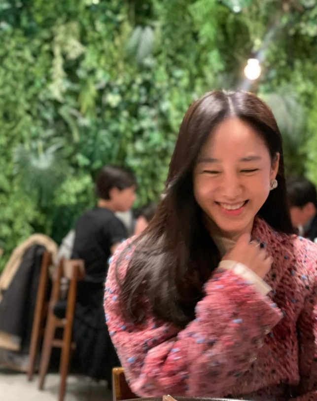 박주미53세 믿기지 않는 초동안 비주얼20대같은 핑크룩 어썸클
