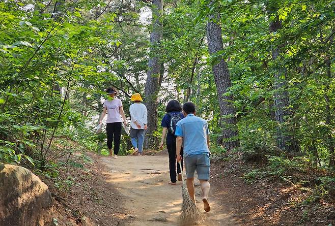울산 황방산 맨발등산로 5개월간 50만명 다녀갔다
