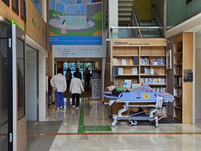 성대 의대 교수협 증원 찬성 두 배 많아” 의대 자체 조사 발표는 처음