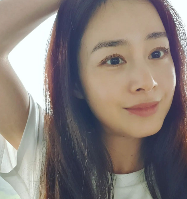 김태희할리우드 진출 근황더 예뻐졌네20대같은 청바지룩 어썸클