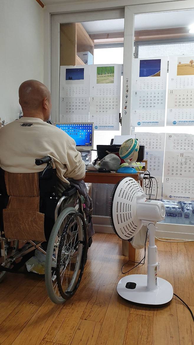 내 삶의 마감 내가 정할 수 있게” 조력 존엄사 헌법소원 낸 이명식 씨 서영아의 100세 카페