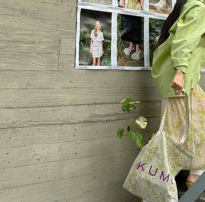 효민 민트 노란 연두 컬러의 화사한 봄코디 공개 원피스 자켓 라이프 뉴세이