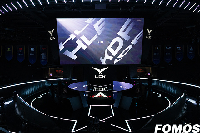 Lck 실시간 중계 전환에도 무관중 오프라인 서버 도입한 롤파크 아직은 한산한 모습