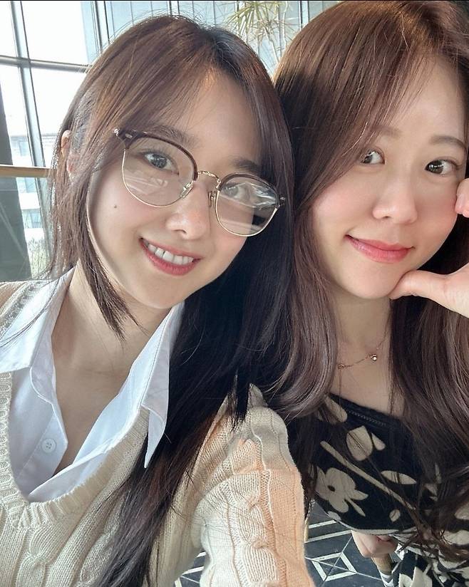 이혜성 아나 거센 부산 바닷바람에도 굴욕 없는 미모 청순한 스웨터 데님 팬츠룩 스타와 패션
