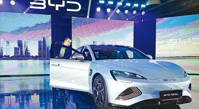 폭풍질주 Byd 올해 400만대 팔 것혼다·포드도 떨고있다